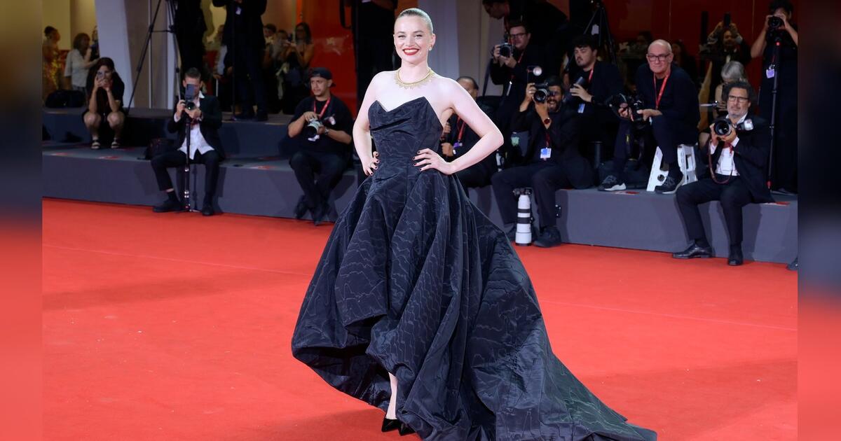 In einer Traumrobe: Schauspielerin Luna Wedler verzaubert in Venedig ...
