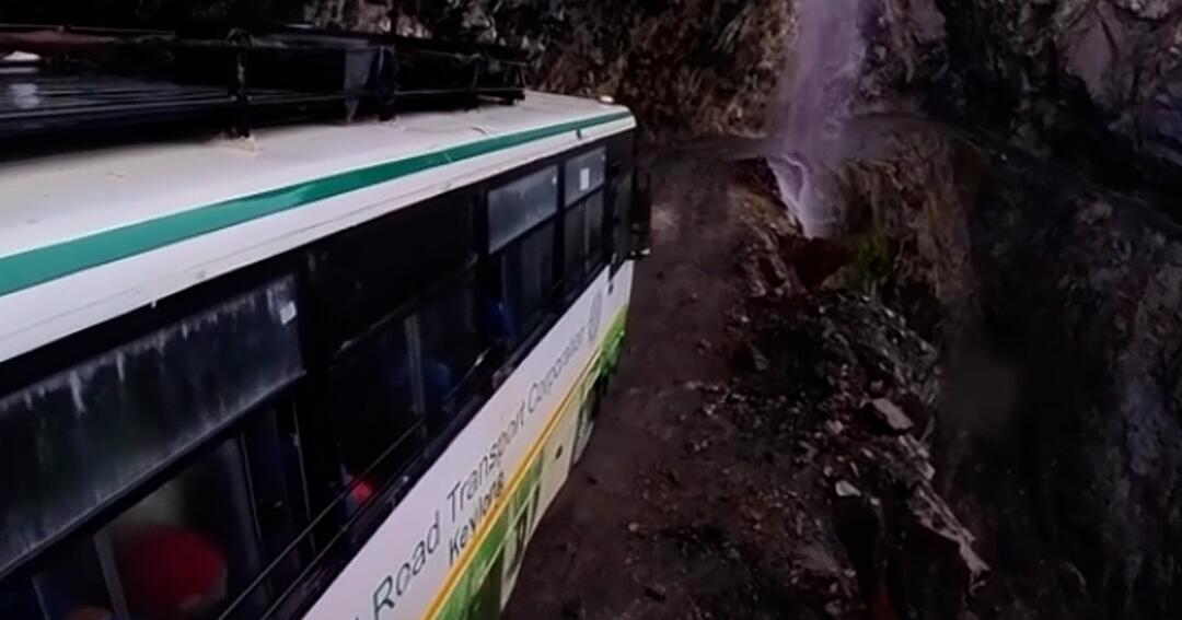 Busfahrt am Abgrund - Video | GMX.CH