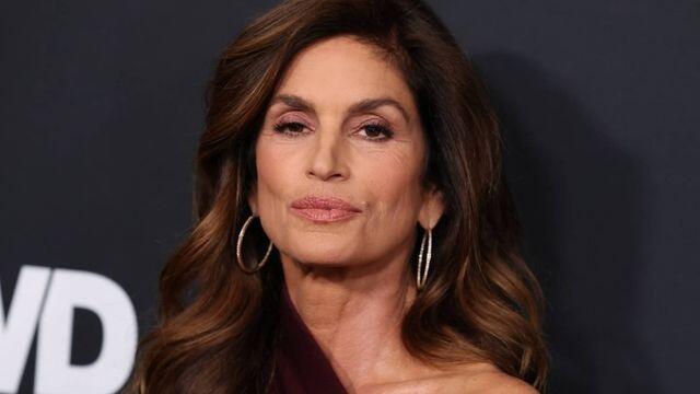 Cindy Crawford macht Augenlid-Erkrankung öffentlich - Video | GMX.CH